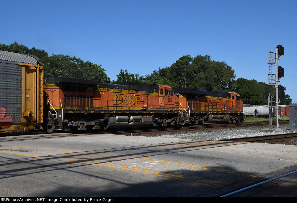 BNSF 5221